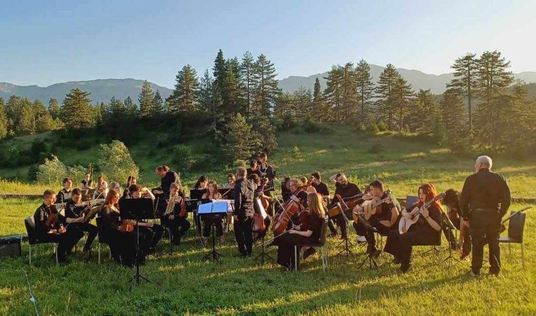 ΜΟΥΣΙΚΗ ΣΤΟ ΒΟΥΝΟ - Συναυλία στο Πάρκο Εθνικής Συμφιλίωσης - OlaDeka